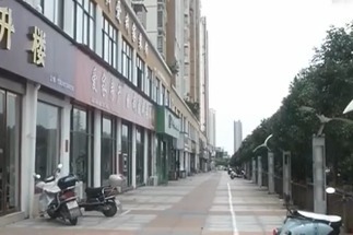 鹰潭:房管局拍卖店铺 业主五年难办产权证