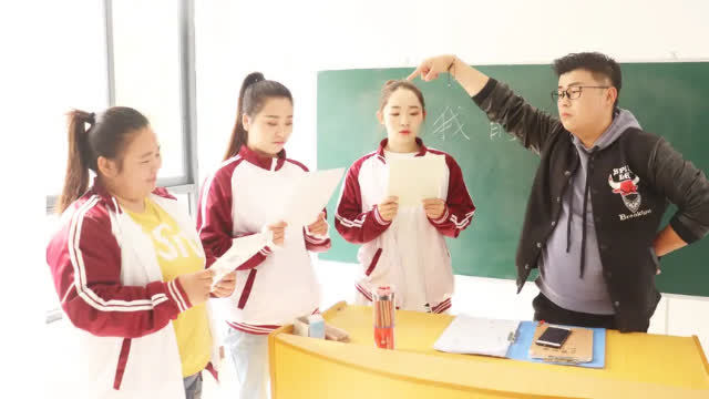 老师让学渣念作文我的老师,内容太奇葩气坏老师,过程太逗了