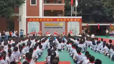 幼儿园小朋友零失误表演花式篮球