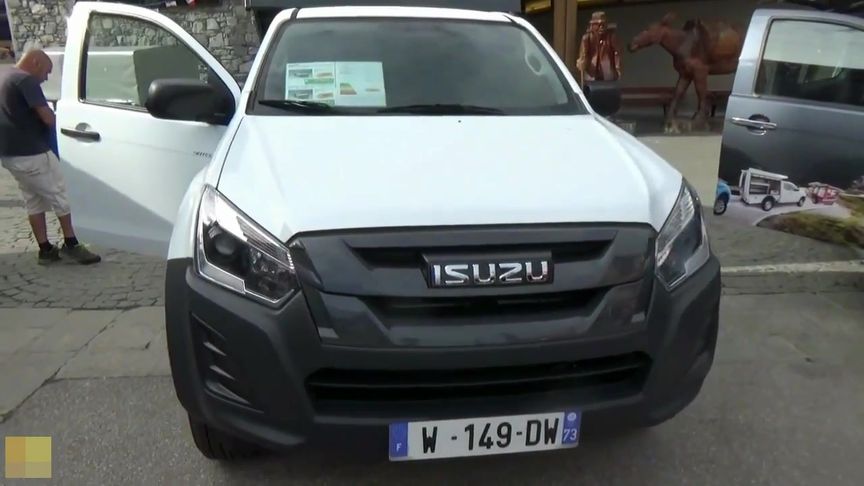 纯正越野皮卡,18款五十铃D-Max来袭,可自卸货箱真是实用