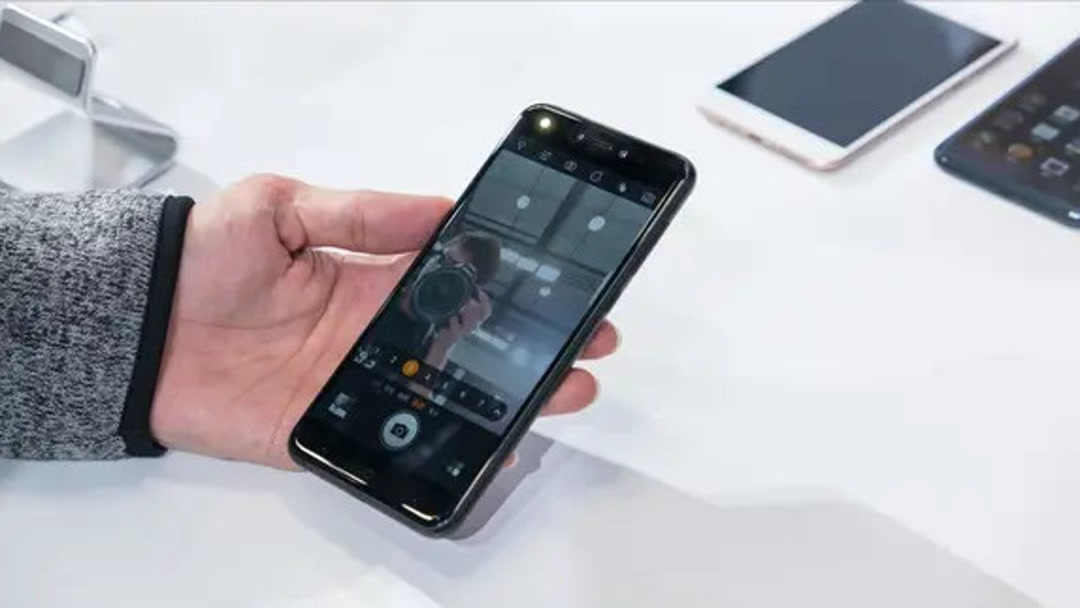 手机容易发烫?关闭这2个功能轻松解决,手机玩再久也不容易发烫