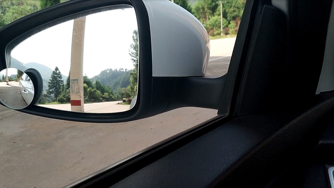 教你如何调节荣威i5的后视镜 还有后视镜如何开启加热