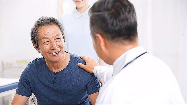 新冠阳性吃“阿莫西林”有用吗?医生:药别乱吃,当心伤肝又伤肾