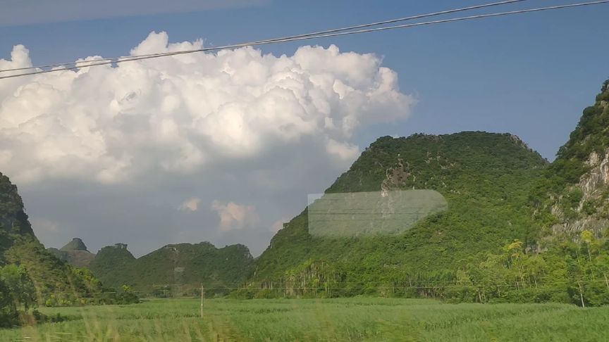 #一路风景#我们坐动车从南宁东回柳州市,一路上车窗外的风景不错