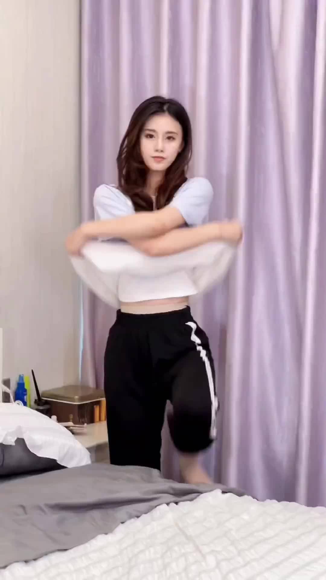 本座不会翻第二次了 谁爱翻谁翻!#前滚翻变装 #