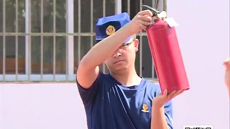 龙滚华侨学校举行安全生产月活动启动仪式