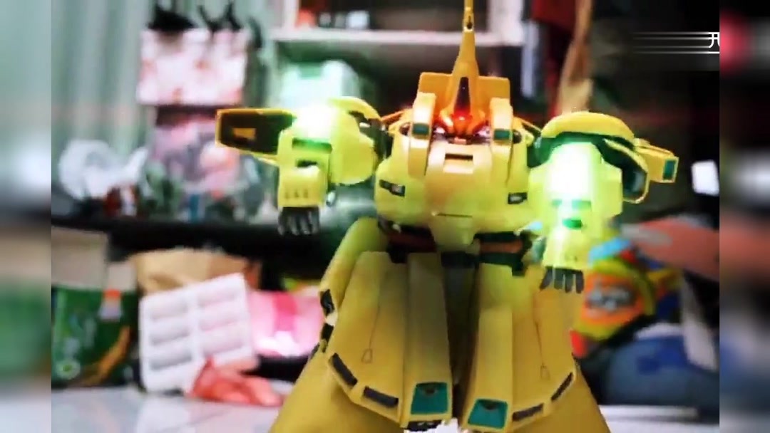 简直不要太帅!网友耗时2个月,用四千张照片做的手办定格