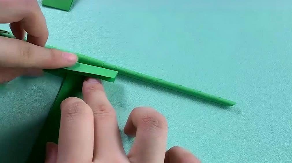 教你折小孩最喜欢玩的狙击枪,折法很简单,两三下就会了!