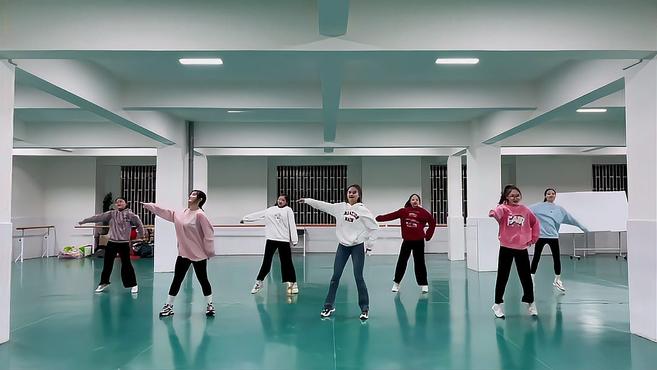 2022年会舞蹈《踏浪》