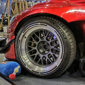 保守派车迷张同学 