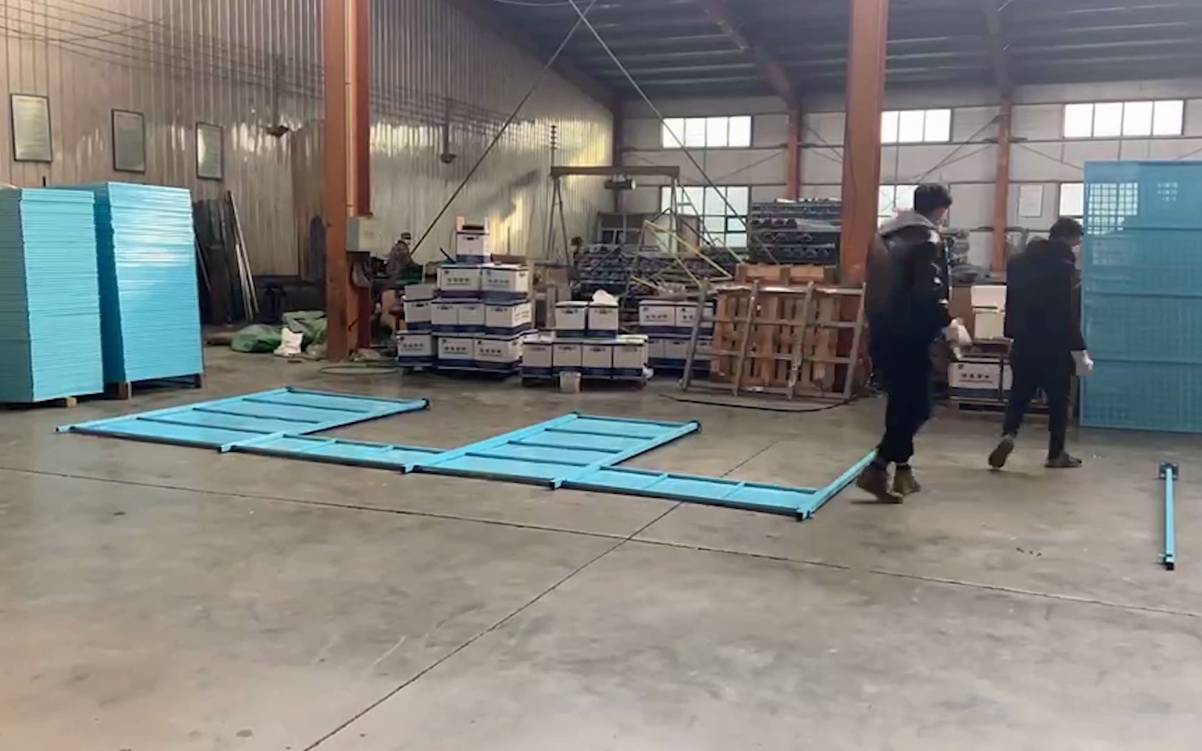 新式全封闭施工电梯门施工电梯门楼层防护工地货梯安全防护电梯门