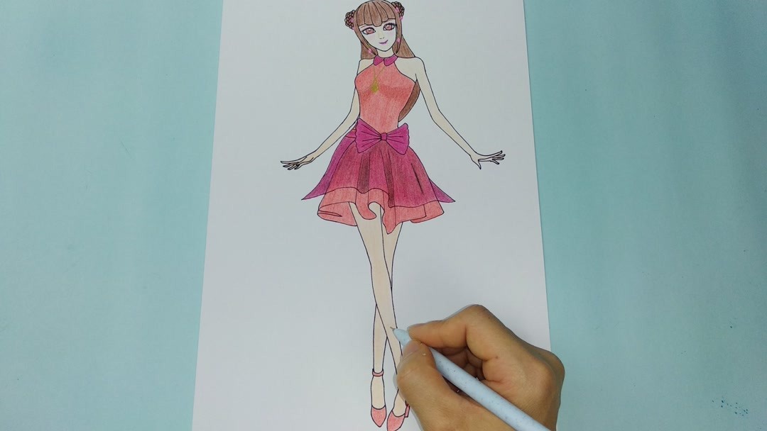 精灵梦叶罗丽之齐娜简笔画,齐娜穿上这身衣服像明星吗?