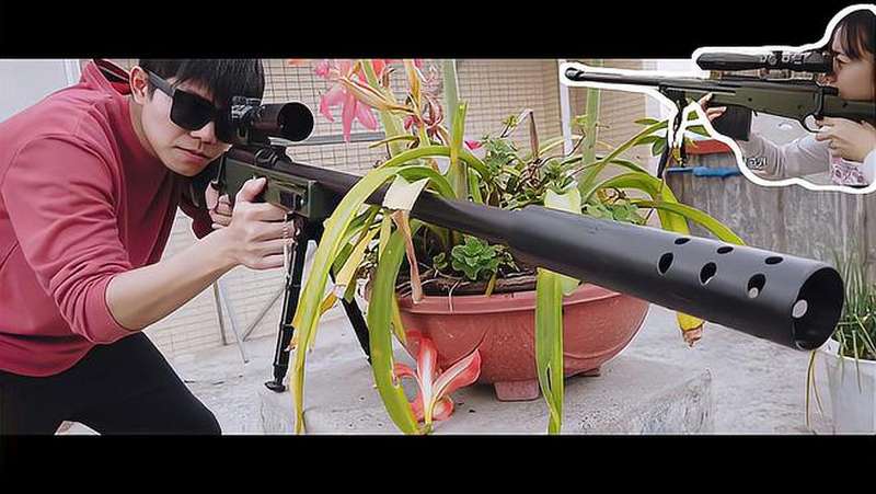 超霸气“吃鸡神器”AWM开箱试玩,男生的梦想狙击玩具,太爽了