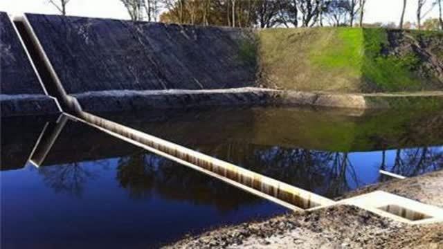 世界上第一座隐身桥,人在水中走,成了桥梁界的奇迹!