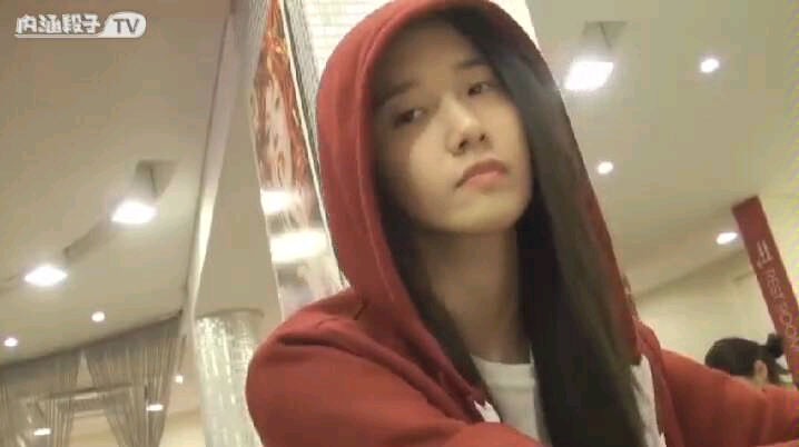 谁知道怎么把这段视频变成电脑桌面。