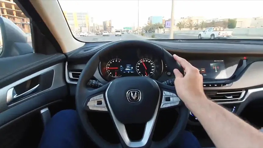 试驾长安CS35Plus,开车上路跑一圈,才知道视野有多宽