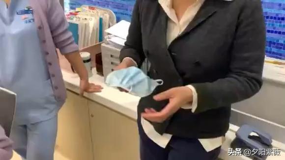 学习一下口罩的正确戴法。