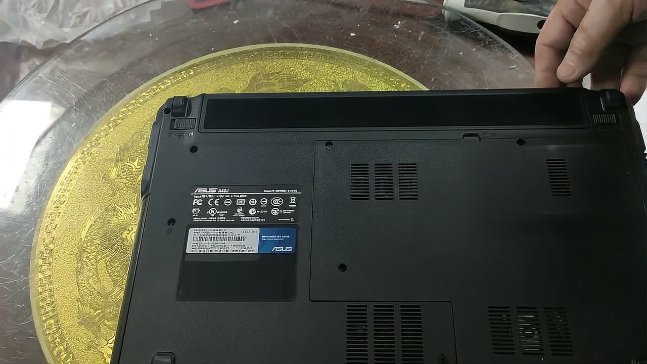 网友快递来笔记本电脑+电脑主板,内附说明,写的详细,不知好坏