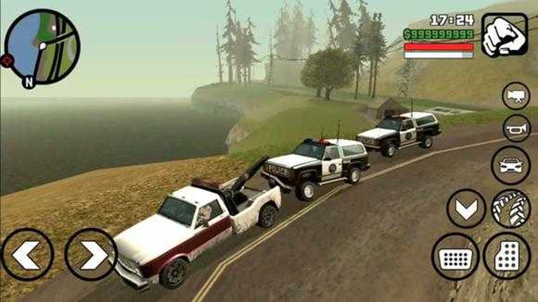 警车在路上都被撞了,要我拖回所里,