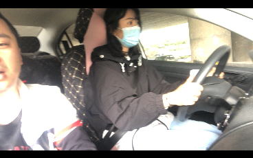 美女学车第二天,自动挡prnds,科目二,跑圈练习方向盘和档位熟悉