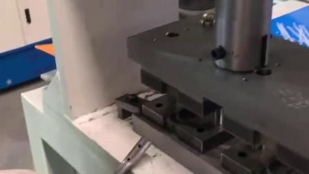 圆管压扁变椭圆孔 液压多功能冲孔机 定制压扁模具