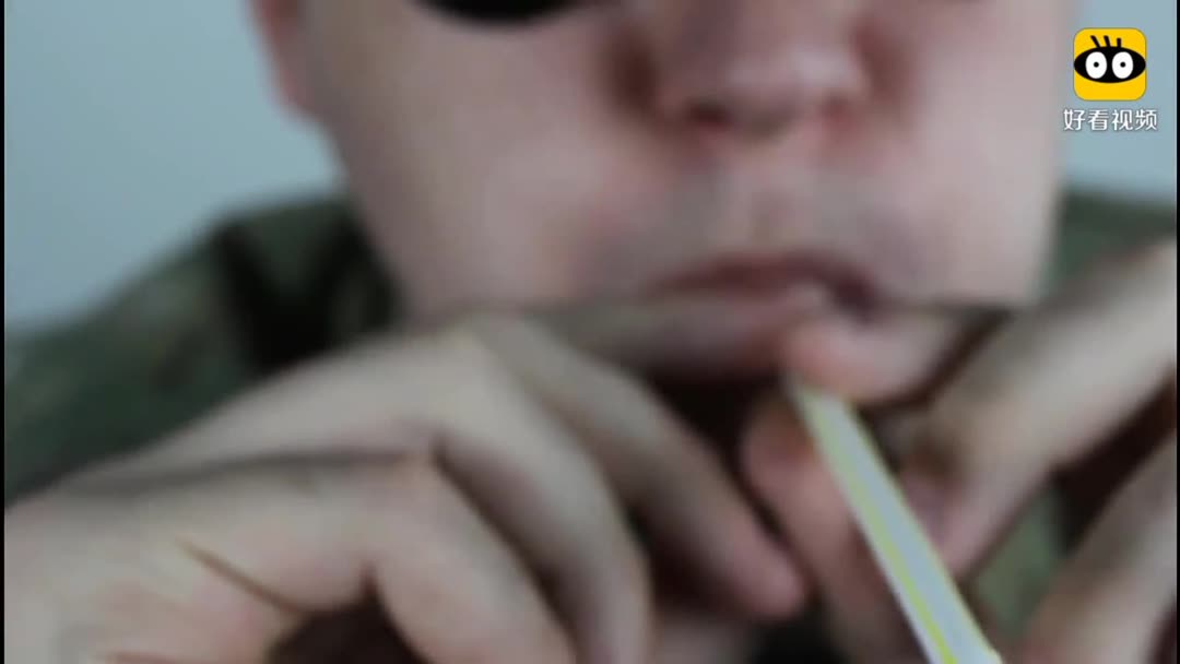 用吸管也能做笛子,你知道吗?还是训练孩子动手能力很好的方法!
