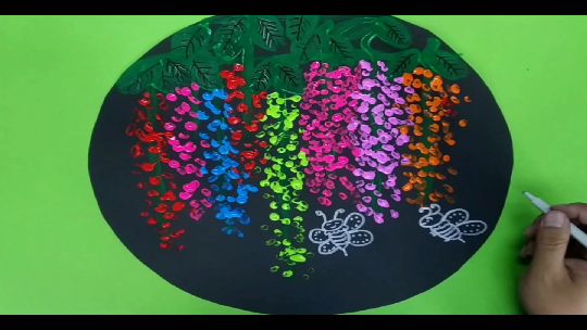 这个水粉画好简单,幼儿园小班的小朋友都会画!