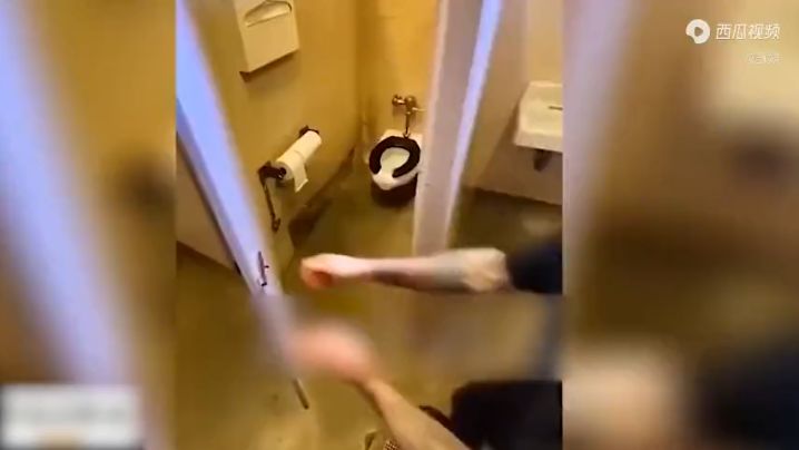 盘点放屁拉稀爆笑瞬间,忍不住就别忍了,喷射瞬间彷如战斗机