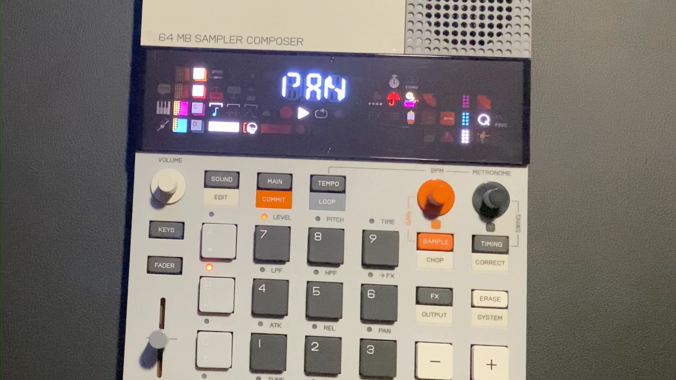 新玩具到了,先热个身,回头有空再好好琢磨琢磨|EP-133 K.O.II 采样器试机