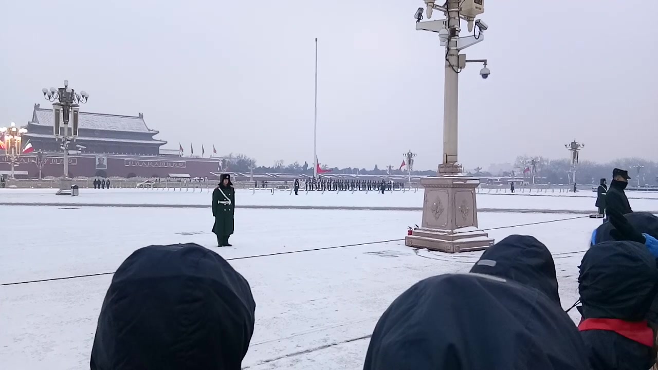 天安门广场上的升旗仪式