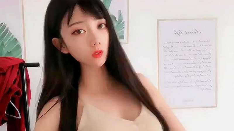 不敢相信这是个孕妇,要不是看到肚子又大又圆,打死我都不信!