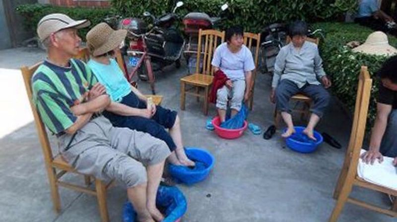 花椒泡脚去湿气还御寒,但这一类人要注意,不然医生也无能为力
