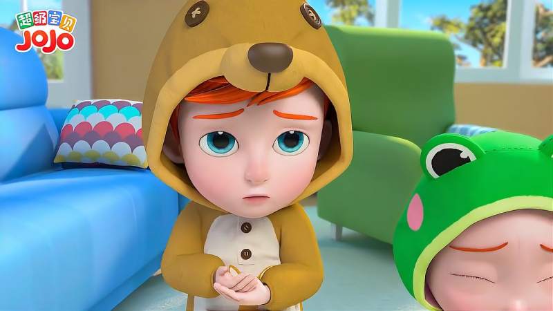 超级宝贝:小宝贝学动物跳,不小心摔下床,宝贝玩耍要注意安全