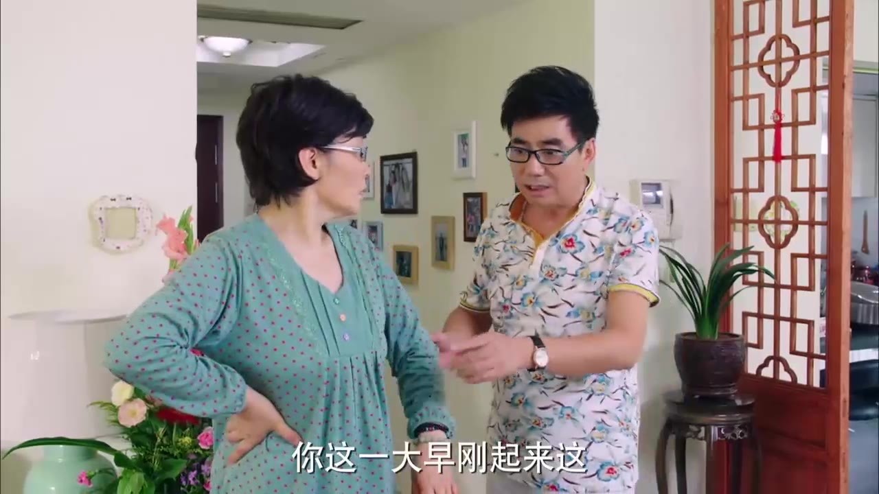 丈母娘执意搬开冰箱,坚信里面藏了钱,结果竟是说明书
