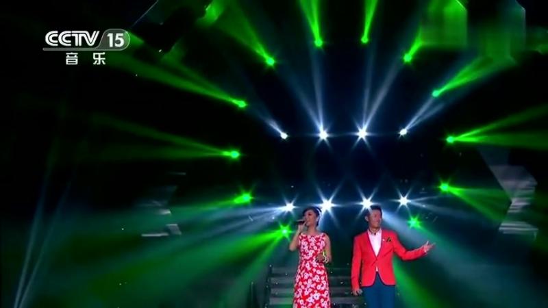 凤凰传奇现场演唱荷塘月色经典旋律,醉人醉心
