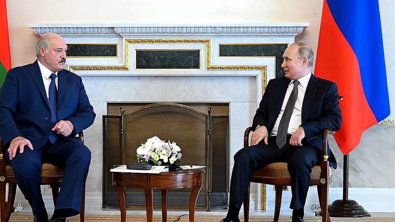 普京会见卢卡申科,当面拒绝白俄罗斯要求,却送上了另一份大礼!