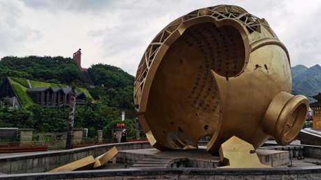 茅台酱香酒是如何酿制的,小伙带你们近距离观看传统酿酒工艺!