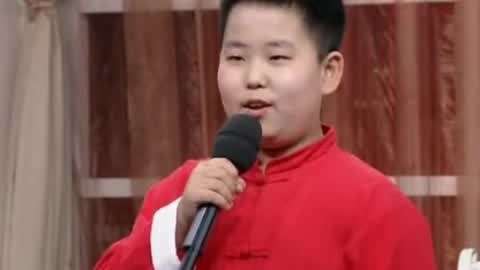 小伙现场表演绕口令 所有人都听晕了!