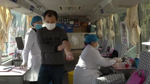 张家口市中级人民法院组织义务献血活动