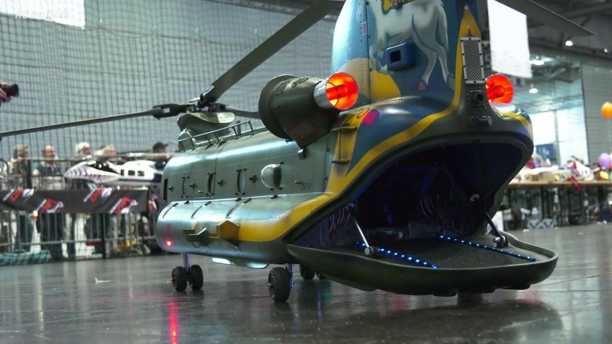 大型遥控直升机飞机模型波音VERTOL CH-47室内飞行表演