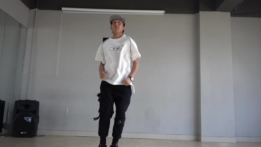 动作干净简单帅气的hiphop律动舞蹈 值得一看