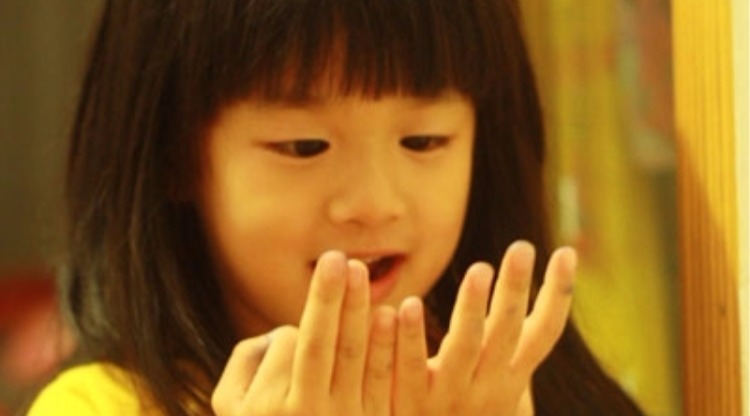 简单的手指游戏,培养孩子的礼貌用语!