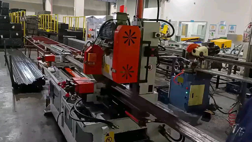 钢管自动下料机厂家直销,自动切管机视频