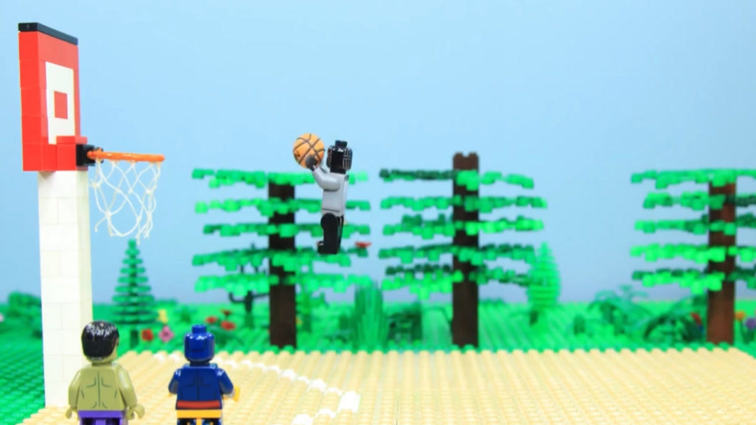 乐高动画:篮球场上队友花式投篮,绿巨人被秀一脸!