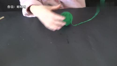 织毛衣时会用到的小妙招,毛线团再也不乱跑了
