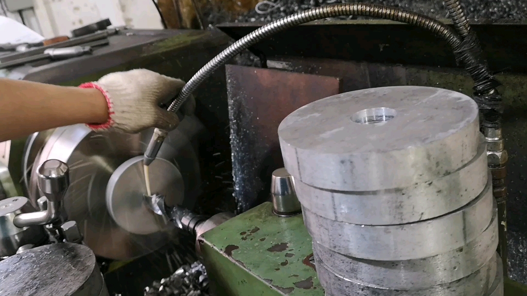 菱政磁粉离合器,磁粉制动器制作之打孔、钻孔