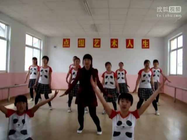 唱响正能量莱阳市山前店中心初级中学《让我们荡起双桨》