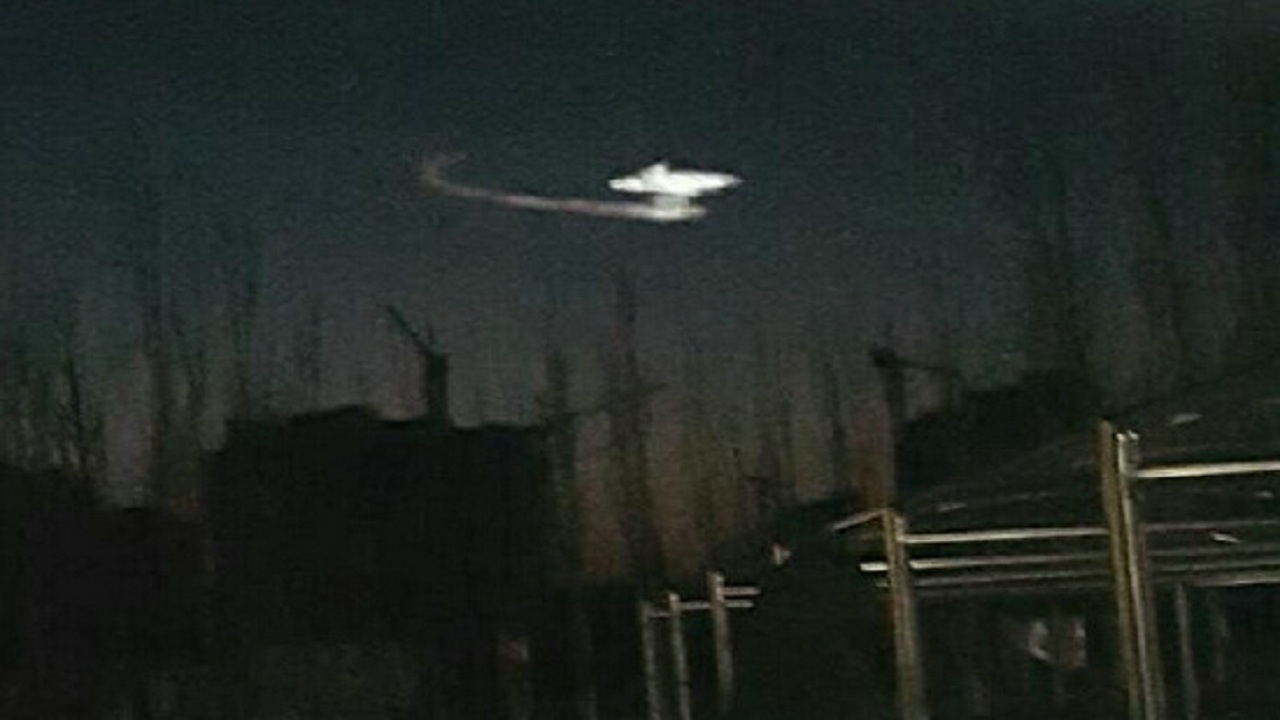中国多省出现“不明飞行物”!到底发生了什么?网友:或许是飞碟