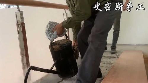 干了半辈子的木工,第一次见楼梯能这样玩?能干这种活的人不多了