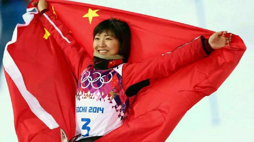 徐梦桃练体操出身,半路转行每天训练10个小时,终成雪上公主